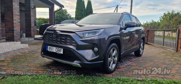 Grey Toyota RAV4 2019 in Tallinn, with an engine capacity of 2.00 L and mileage of 104 thousand km for 21700 €, photo 7 on AUTOMOTO.COM.LV