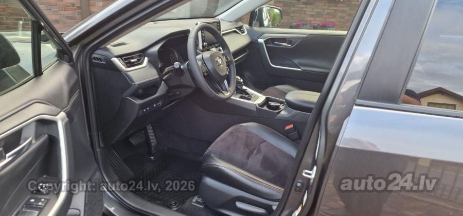 Pelēks Toyota RAV4 2019 Tallina, ar dzinēja tilpumu 2.00 L un nobraukumu 104 tūkst. km par 21700 €, foto 10 vietnē AUTOMOTO.COM.LV
