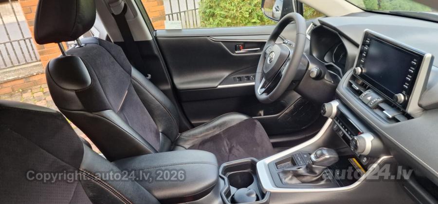 Pelēks Toyota RAV4 2019 Tallina, ar dzinēja tilpumu 2.00 L un nobraukumu 104 tūkst. km par 21700 €, foto 11 vietnē AUTOMOTO.COM.LV