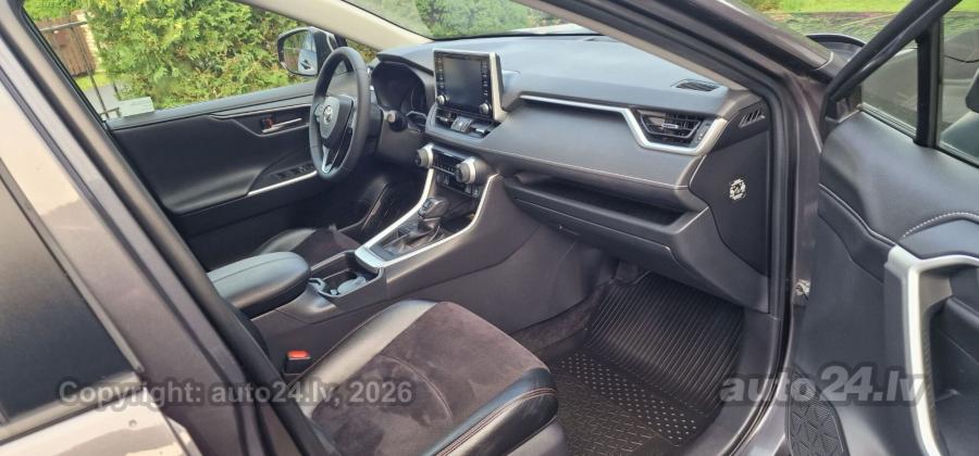 Pelēks Toyota RAV4 2019 Tallina, ar dzinēja tilpumu 2.00 L un nobraukumu 104 tūkst. km par 21700 €, foto 12 vietnē AUTOMOTO.COM.LV