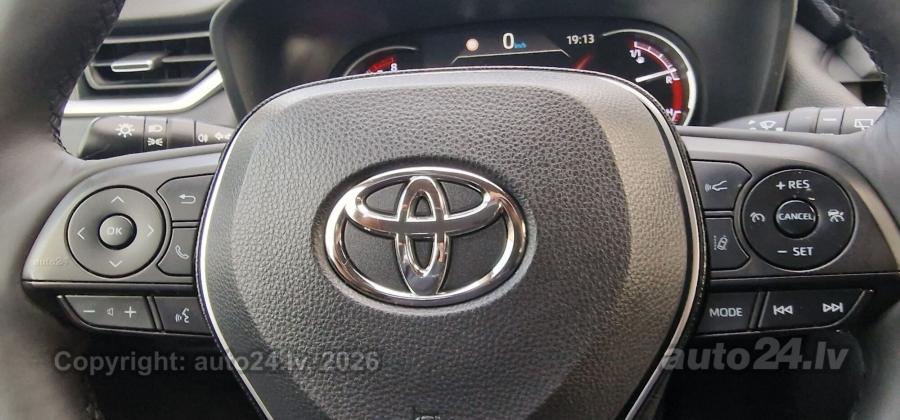 Pelēks Toyota RAV4 2019 Tallina, ar dzinēja tilpumu 2.00 L un nobraukumu 104 tūkst. km par 21700 €, foto 17 vietnē AUTOMOTO.COM.LV