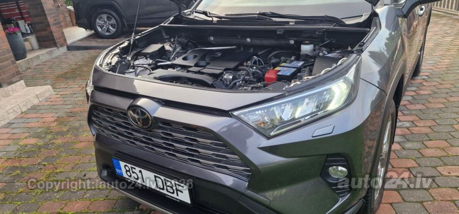 Pelēks Toyota RAV4 2019 Tallina, ar dzinēja tilpumu 2.00 L un nobraukumu 104 tūkst. km par 21700 €, foto 21 vietnē AUTOMOTO.COM.LV