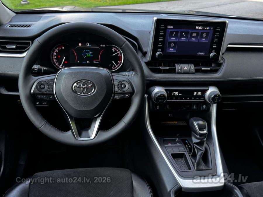 Pelēks Toyota RAV4 2019 Tallina, ar dzinēja tilpumu 2.00 L un nobraukumu 104 tūkst. km par 22900 €, foto 14 vietnē AUTOMOTO.COM.LV