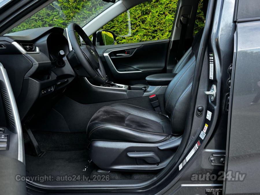 Pelēks Toyota RAV4 2019 Tallina, ar dzinēja tilpumu 2.00 L un nobraukumu 104 tūkst. km par 22900 €, foto 15 vietnē AUTOMOTO.COM.LV