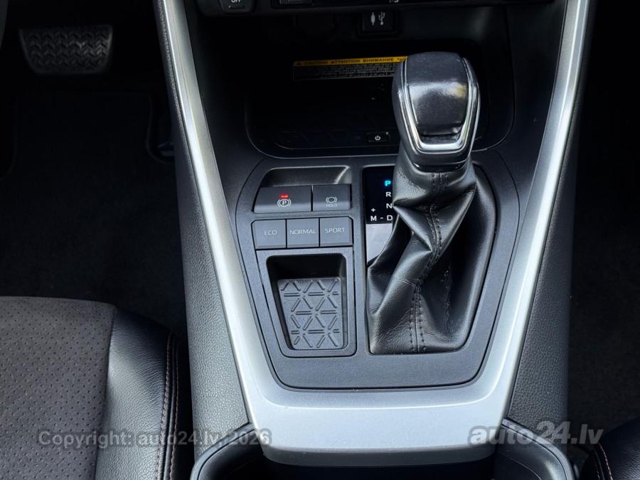 Pelēks Toyota RAV4 2019 Tallina, ar dzinēja tilpumu 2.00 L un nobraukumu 104 tūkst. km par 22900 €, foto 20 vietnē AUTOMOTO.COM.LV