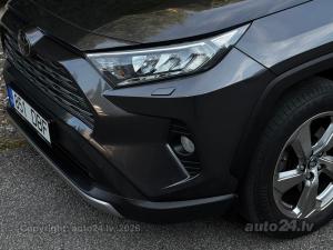 Pelēks Toyota RAV4 2019 Tallina, ar dzinēja tilpumu 2.00 L un nobraukumu 104 tūkst. km par 22900 €, foto 25 vietnē AUTOMOTO.COM.LV