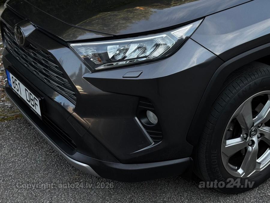 Pelēks Toyota RAV4 2019 Tallina, ar dzinēja tilpumu 2.00 L un nobraukumu 104 tūkst. km par 22900 €, foto 25 vietnē AUTOMOTO.COM.LV