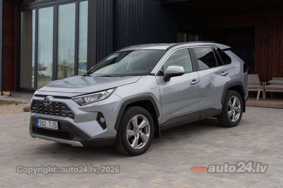 Pelēks Toyota RAV4 2020 Pērnava, ar dzinēja tilpumu 2.50 L un nobraukumu 127 tūkst. km par 29900 €, foto 1 vietnē AUTOMOTO.COM.LV