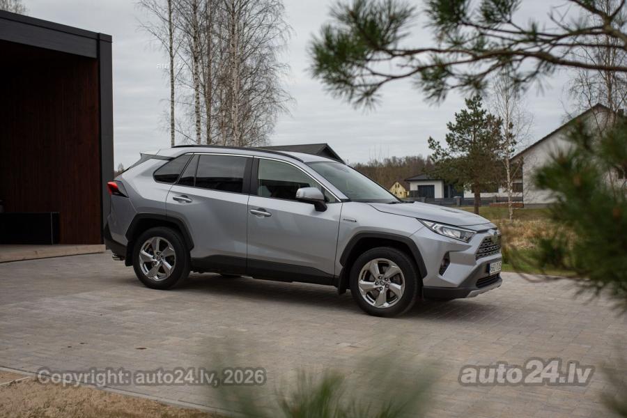 Pelēks Toyota RAV4 2020 Pērnava, ar dzinēja tilpumu 2.50 L un nobraukumu 127 tūkst. km par 29900 €, foto 5 vietnē AUTOMOTO.COM.LV