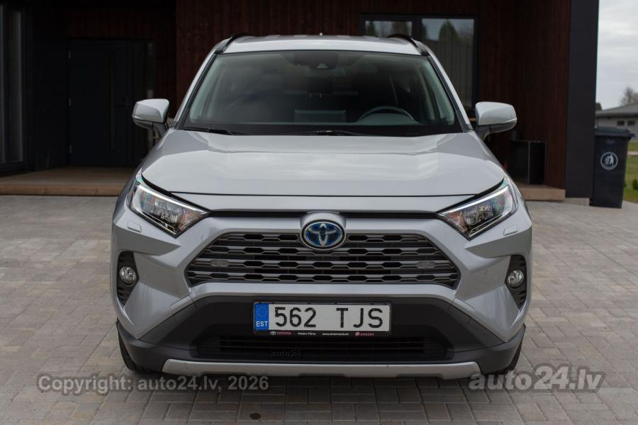 Pelēks Toyota RAV4 2020 Pērnava, ar dzinēja tilpumu 2.50 L un nobraukumu 127 tūkst. km par 29900 €, foto 6 vietnē AUTOMOTO.COM.LV