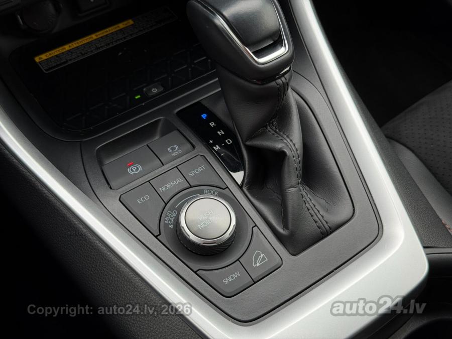 Pelēks Toyota RAV4 2020 Pērnava, ar dzinēja tilpumu 2.00 L un nobraukumu 107 tūkst. km par 25900 €, foto 16 vietnē AUTOMOTO.COM.LV