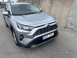 Pelēks Toyota RAV4 2020 Tallina, ar dzinēja tilpumu 2.00 L un nobraukumu 100 tūkst. km par 22300 €, foto  vietnē AUTOMOTO.COM.LV