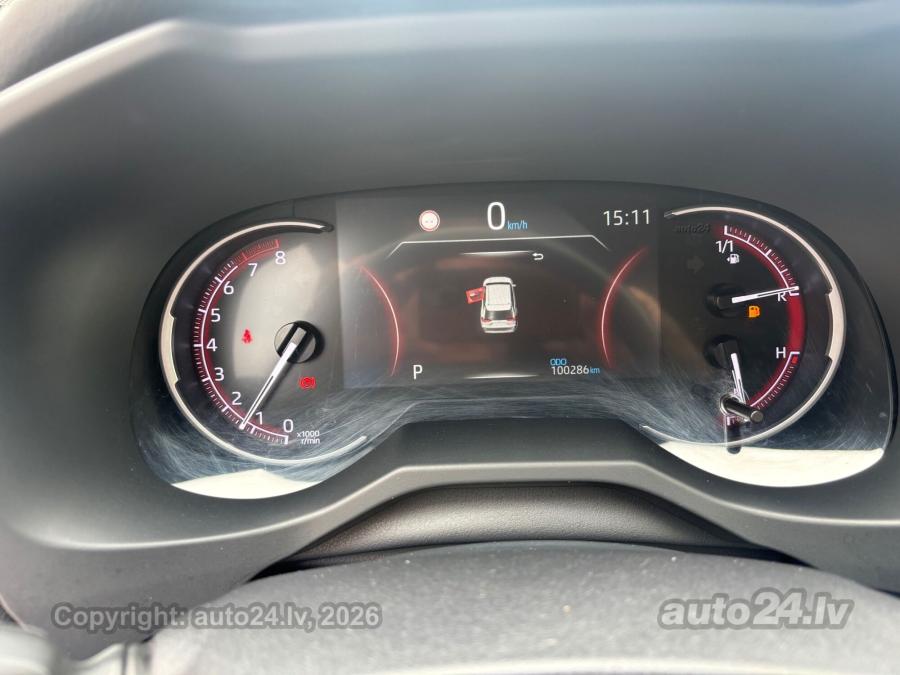 Pelēks Toyota RAV4 2020 Tallina, ar dzinēja tilpumu 2.00 L un nobraukumu 100 tūkst. km par 22300 €, foto 7 vietnē AUTOMOTO.COM.LV
