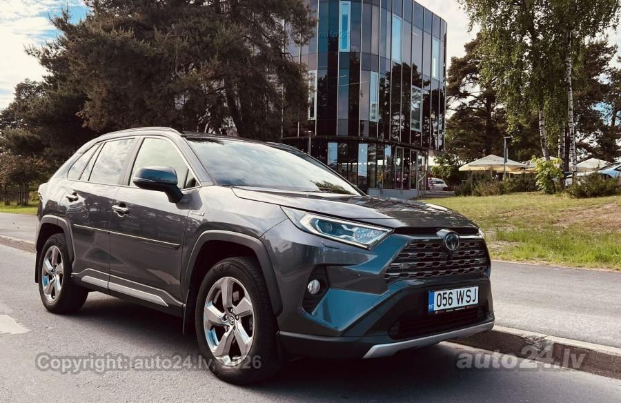 Pelēks Toyota RAV4 2020 Tallina, ar dzinēja tilpumu 2.50 L un nobraukumu 75 tūkst. km par 31000 €, foto 1 vietnē AUTOMOTO.COM.LV