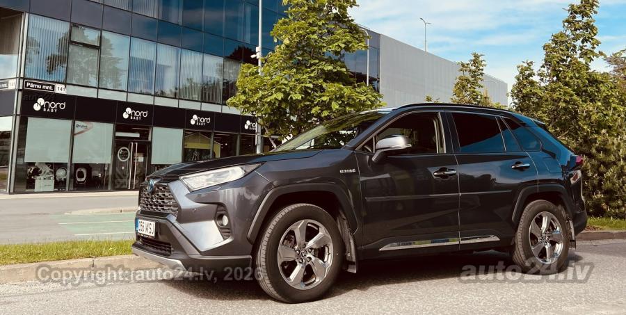 Pelēks Toyota RAV4 2020 Tallina, ar dzinēja tilpumu 2.50 L un nobraukumu 75 tūkst. km par 31000 €, foto 4 vietnē AUTOMOTO.COM.LV