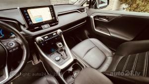 Pelēks Toyota RAV4 2020 Tallina, ar dzinēja tilpumu 2.50 L un nobraukumu 75 tūkst. km par 31000 €, foto 8 vietnē AUTOMOTO.COM.LV