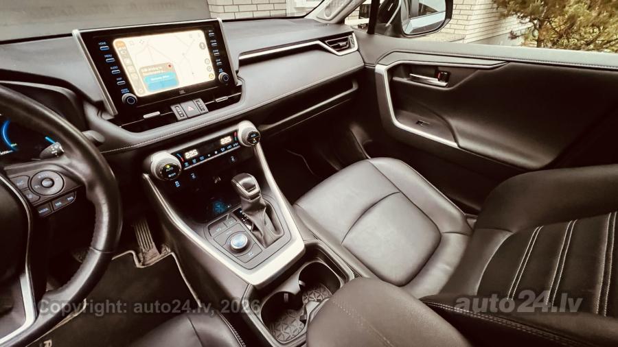 Pelēks Toyota RAV4 2020 Tallina, ar dzinēja tilpumu 2.50 L un nobraukumu 75 tūkst. km par 31000 €, foto 8 vietnē AUTOMOTO.COM.LV