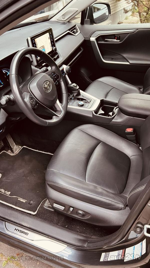 Pelēks Toyota RAV4 2020 Tallina, ar dzinēja tilpumu 2.50 L un nobraukumu 75 tūkst. km par 31000 €, foto 8 vietnē AUTOMOTO.COM.LV