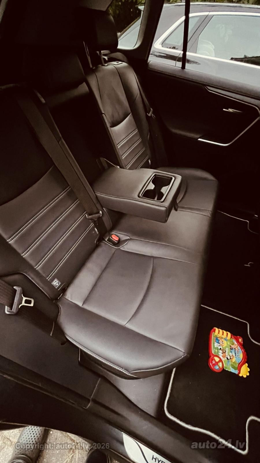 Pelēks Toyota RAV4 2020 Tallina, ar dzinēja tilpumu 2.50 L un nobraukumu 75 tūkst. km par 31000 €, foto 11 vietnē AUTOMOTO.COM.LV