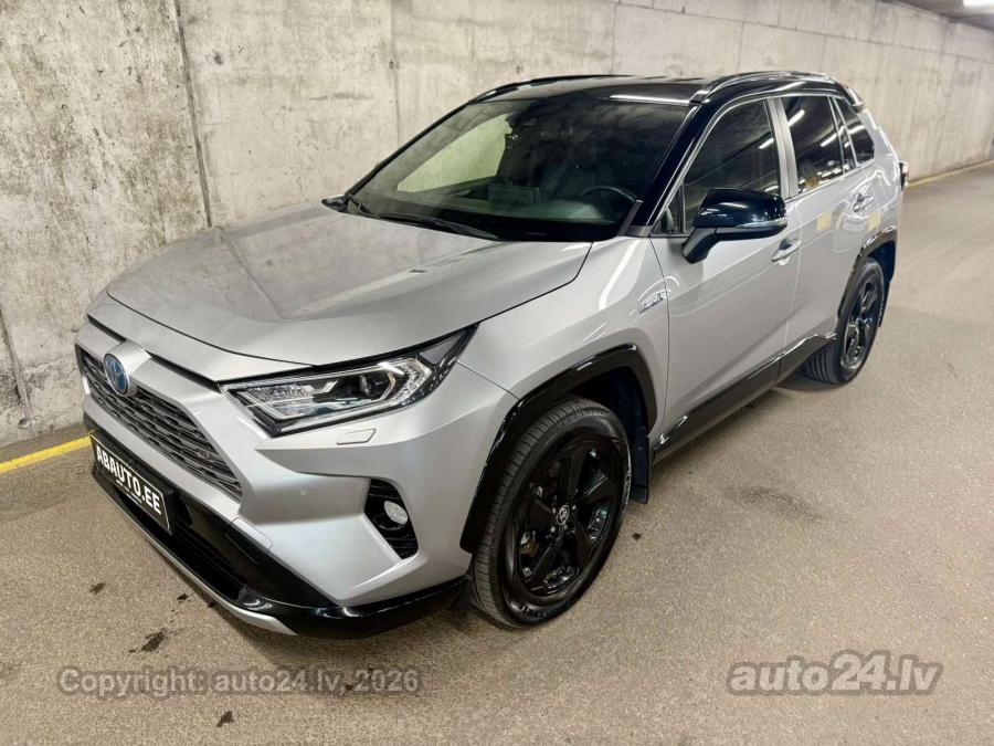 Grey Toyota RAV4 2020 in Tallinn, with an engine capacity of 2.50 L and mileage of 128 thousand km for 24995 €, photo 4 on AUTOMOTO.COM.LV