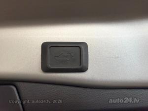 Grey Toyota RAV4 2020 in Tallinn, with an engine capacity of 2.50 L and mileage of 128 thousand km for 24995 €, photo 7 on AUTOMOTO.COM.LV