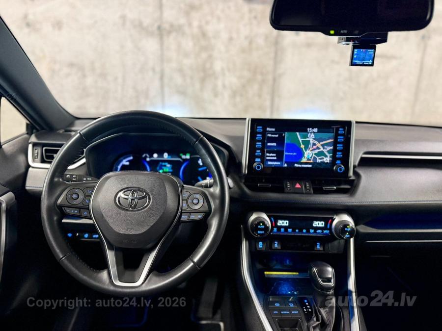 Grey Toyota RAV4 2020 in Tallinn, with an engine capacity of 2.50 L and mileage of 128 thousand km for 24995 €, photo 8 on AUTOMOTO.COM.LV