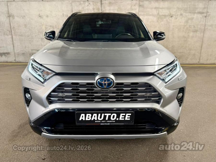 Grey Toyota RAV4 2020 in Tallinn, with an engine capacity of 2.50 L and mileage of 128 thousand km for 24995 €, photo 21 on AUTOMOTO.COM.LV