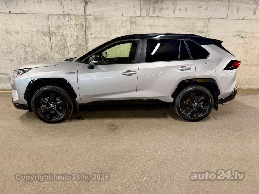 Grey Toyota RAV4 2020 in Tallinn, with an engine capacity of 2.50 L and mileage of 128 thousand km for 24995 €, photo 23 on AUTOMOTO.COM.LV