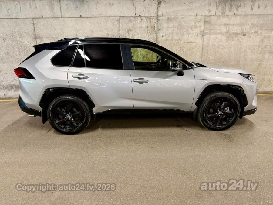 Grey Toyota RAV4 2020 in Tallinn, with an engine capacity of 2.50 L and mileage of 128 thousand km for 24995 €, photo 25 on AUTOMOTO.COM.LV