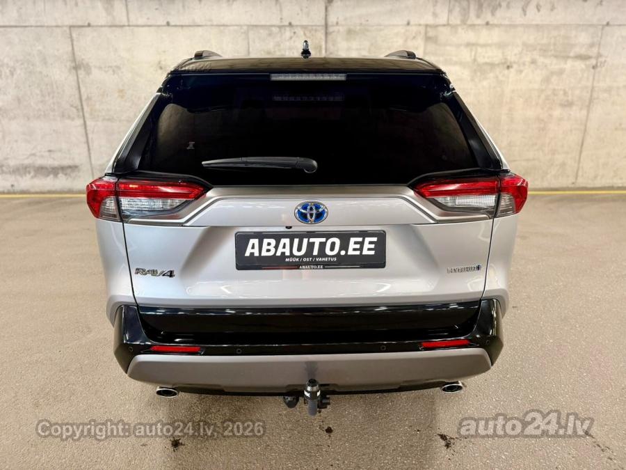Grey Toyota RAV4 2020 in Tallinn, with an engine capacity of 2.50 L and mileage of 128 thousand km for 24995 €, photo 28 on AUTOMOTO.COM.LV