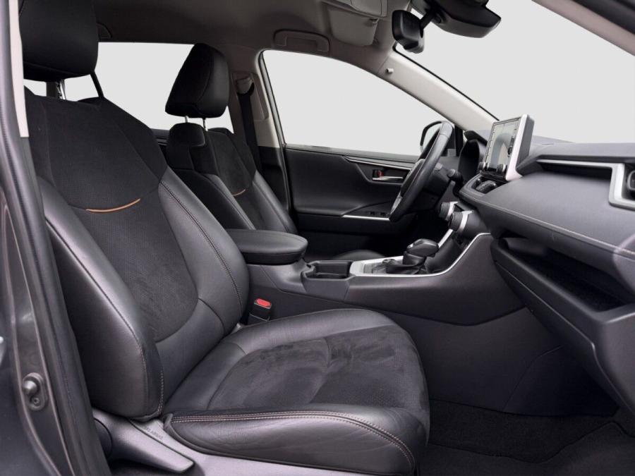 Pelēks Toyota RAV4 2020 Pērnava, ar dzinēja tilpumu 2.00 L un nobraukumu 107 tūkst. km par 25400 €, foto 6 vietnē AUTOMOTO.COM.LV