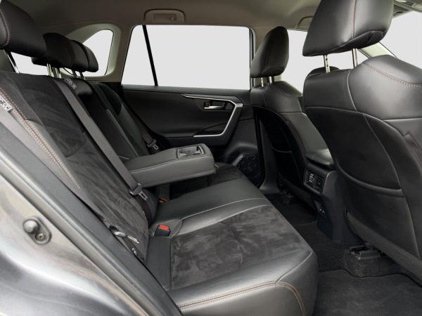 Pelēks Toyota RAV4 2020 Pērnava, ar dzinēja tilpumu 2.00 L un nobraukumu 107 tūkst. km par 25400 €, foto 6 vietnē AUTOMOTO.COM.LV