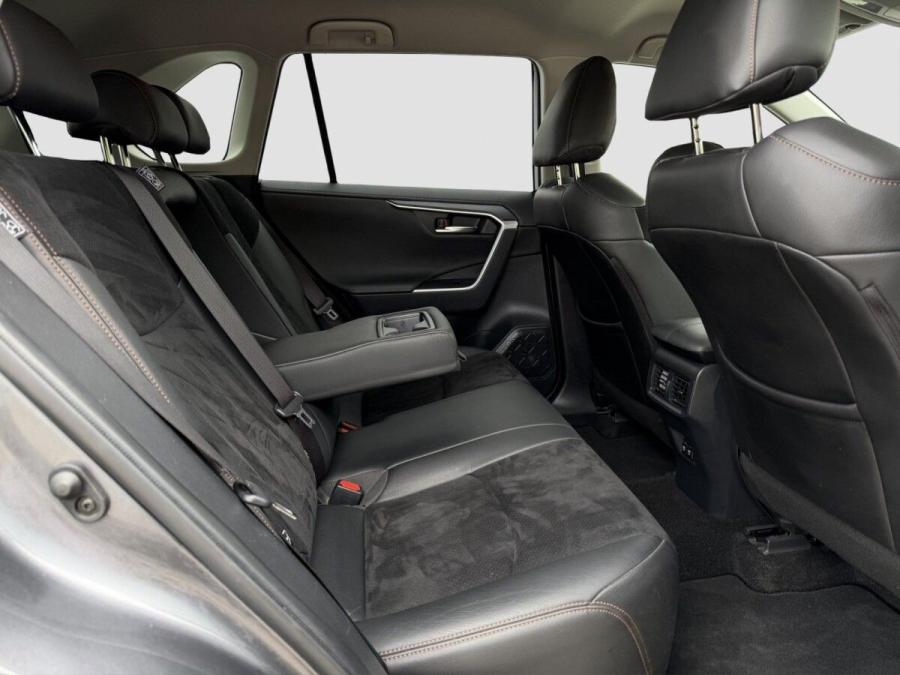 Pelēks Toyota RAV4 2020 Pērnava, ar dzinēja tilpumu 2.00 L un nobraukumu 107 tūkst. km par 25400 €, foto 7 vietnē AUTOMOTO.COM.LV