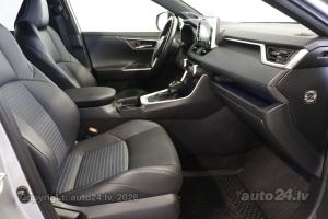 Pelēks Toyota RAV4 2020 Tallina, ar dzinēja tilpumu 2.49 L un nobraukumu 65 tūkst. km par 30500 €, foto 7 vietnē AUTOMOTO.COM.LV