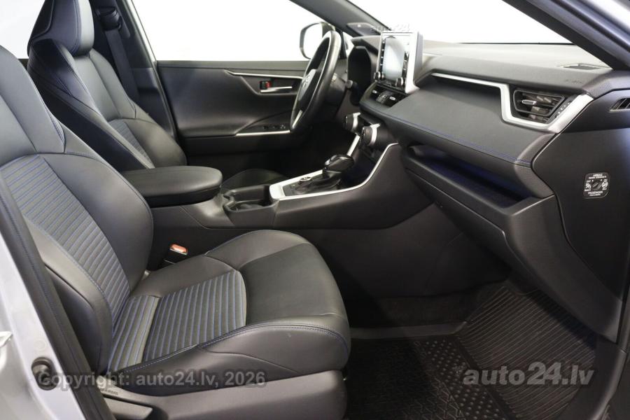 Pelēks Toyota RAV4 2020 Tallina, ar dzinēja tilpumu 2.49 L un nobraukumu 65 tūkst. km par 30500 €, foto 7 vietnē AUTOMOTO.COM.LV