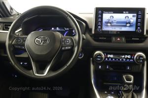 Pelēks Toyota RAV4 2020 Tallina, ar dzinēja tilpumu 2.49 L un nobraukumu 65 tūkst. km par 30500 €, foto 10 vietnē AUTOMOTO.COM.LV