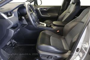Pelēks Toyota RAV4 2020 Tallina, ar dzinēja tilpumu 2.49 L un nobraukumu 65 tūkst. km par 30500 €, foto 12 vietnē AUTOMOTO.COM.LV
