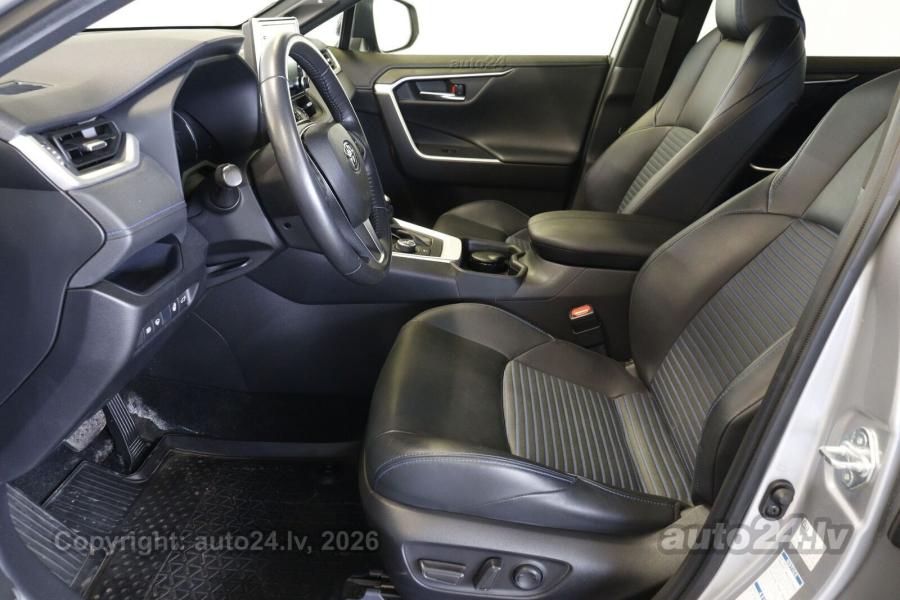 Pelēks Toyota RAV4 2020 Tallina, ar dzinēja tilpumu 2.49 L un nobraukumu 65 tūkst. km par 30500 €, foto 12 vietnē AUTOMOTO.COM.LV