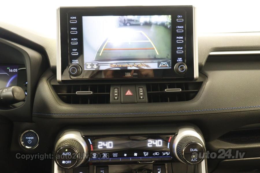 Pelēks Toyota RAV4 2020 Tallina, ar dzinēja tilpumu 2.49 L un nobraukumu 65 tūkst. km par 30500 €, foto 15 vietnē AUTOMOTO.COM.LV