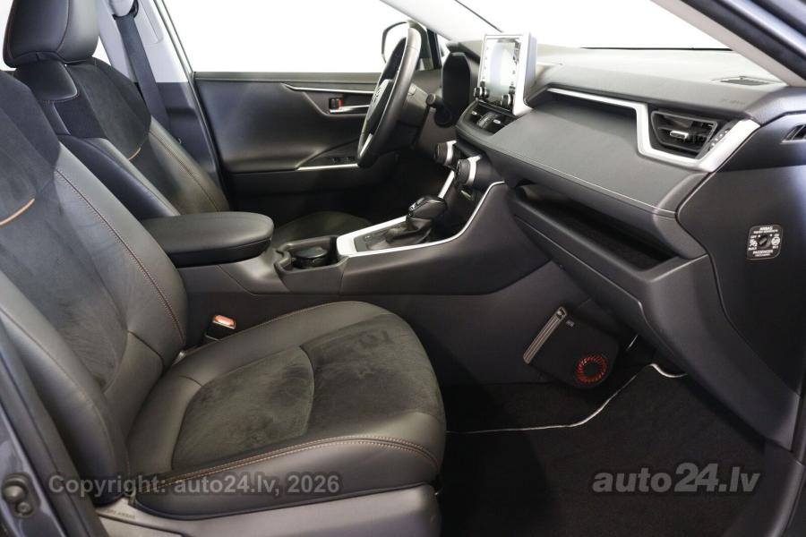 Pelēks Toyota RAV4 2020 Tallina, ar dzinēja tilpumu 2.49 L un nobraukumu 56 tūkst. km par 27900 €, foto 7 vietnē AUTOMOTO.COM.LV