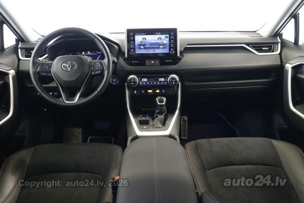 Grey Toyota RAV4 2020 in Tallinn, with an engine capacity of 2.49 L and mileage of 56 thousand km for 27900 €, photo 9 on AUTOMOTO.COM.LV