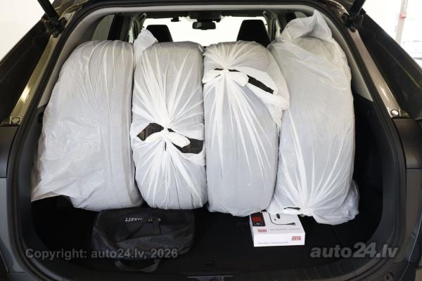 Grey Toyota RAV4 2020 in Tallinn, with an engine capacity of 2.49 L and mileage of 56 thousand km for 27900 €, photo 11 on AUTOMOTO.COM.LV
