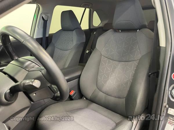Pelēks Toyota RAV4 2021 Tallina, ar dzinēja tilpumu 1.99 L un nobraukumu 130 tūkst. km par 20490 €, foto 7 vietnē AUTOMOTO.COM.LV