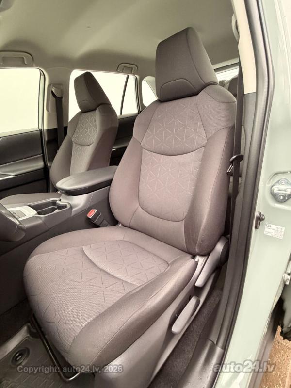Pelēks Toyota RAV4 2021 Tallina, ar dzinēja tilpumu 2.49 L un nobraukumu 57 tūkst. km par 27995 €, foto 11 vietnē AUTOMOTO.COM.LV