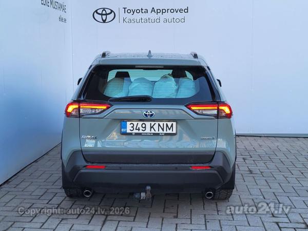 Grey Toyota RAV4 2021 in Tallinn, with an engine capacity of 2.49 L and mileage of 59 thousand km for 27995 €, photo 4 on AUTOMOTO.COM.LV