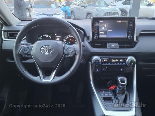 Grey Toyota RAV4 2021 in Tallinn, with an engine capacity of 2.49 L and mileage of 59 thousand km for 27995 €, photo 9 on AUTOMOTO.COM.LV