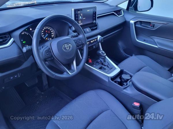 Pelēks Toyota RAV4 2021 Tallina, ar dzinēja tilpumu 2.49 L un nobraukumu 59 tūkst. km par 27995 €, foto 11 vietnē AUTOMOTO.COM.LV