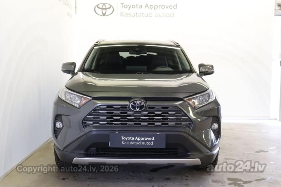 Grey Toyota RAV4 2021 in Tallinn, with an engine capacity of 1.99 L and mileage of 67 thousand km for 23700 €, photo 5 on AUTOMOTO.COM.LV