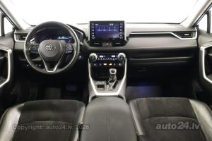 Grey Toyota RAV4 2021 in Tallinn, with an engine capacity of 1.99 L and mileage of 67 thousand km for 23700 €, photo 8 on AUTOMOTO.COM.LV