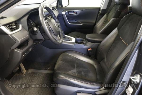 Pelēks Toyota RAV4 2021 Tallina, ar dzinēja tilpumu 1.99 L un nobraukumu 67 tūkst. km par 23700 €, foto 11 vietnē AUTOMOTO.COM.LV